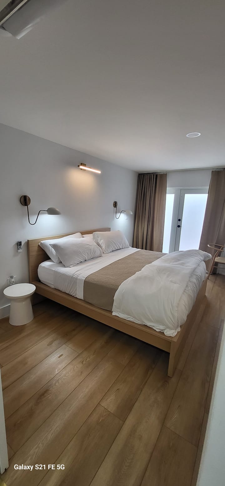 Deluxe King Studio, Pool View - Fort Lauderdale