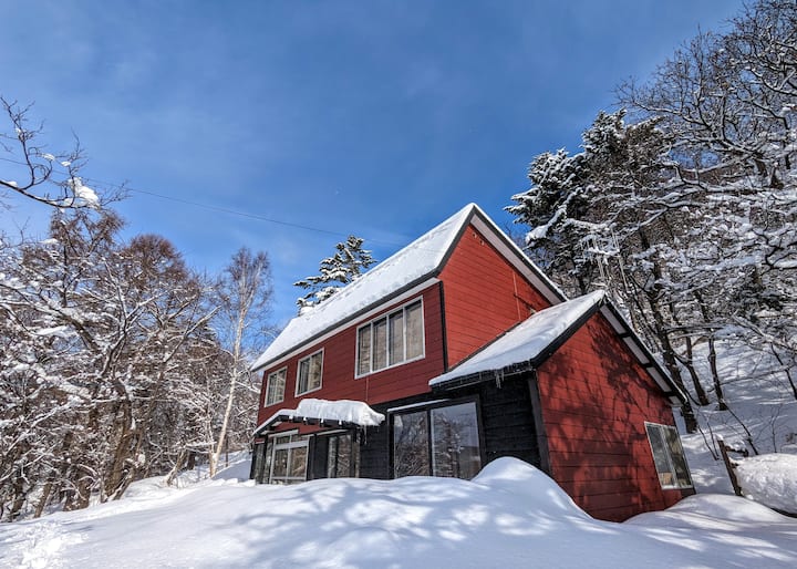 Vintage-modern Hillside Retreat | Scenic Views - Hokkaido