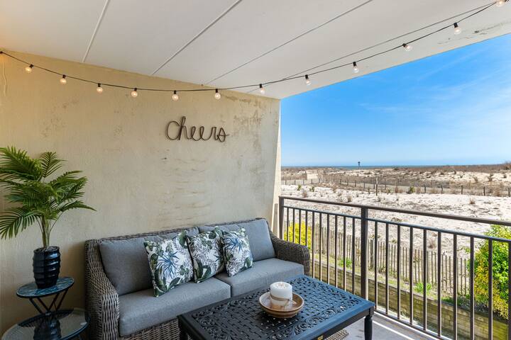 Oceanfront Condo On 68th St W/ Pool & Balcony - Ocean City, MD