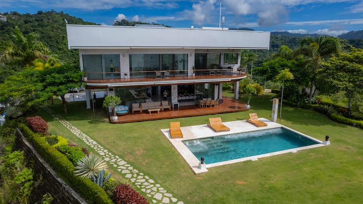 Luxury Villa With Sea View & 8 Rooms - Jaco