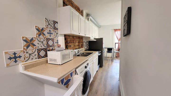 Fresh & Bright 2 Br Apartment - Toronto