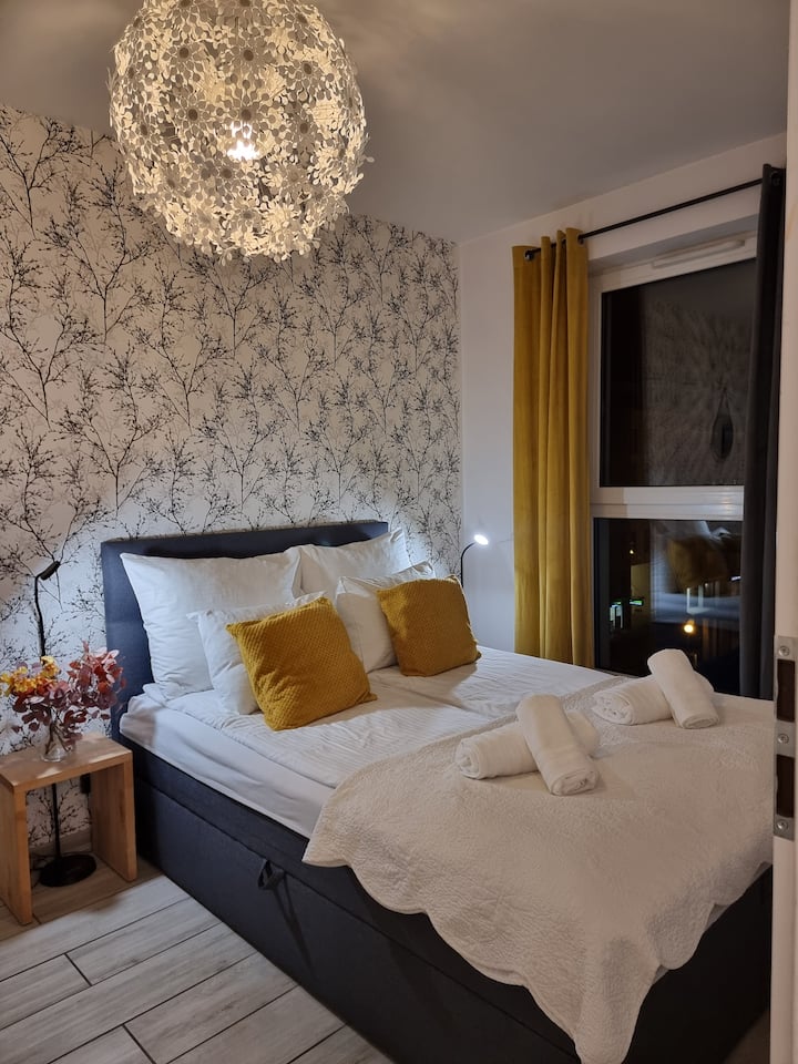 Old Town Yellow Apartment - Gdańsk