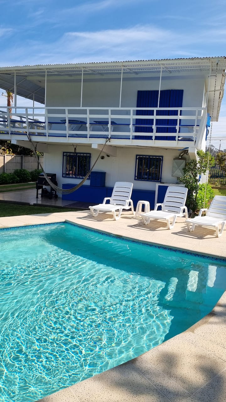 Casa Algarrobo - Hermosa, Amplia Y Con Piscina - Algarrobo