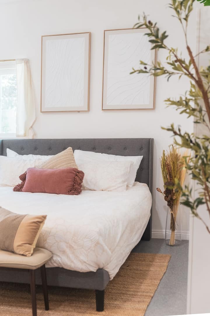 Welcoming Claremont Studio W/ Private Yard & Pool - Claremont, CA