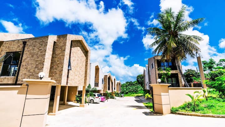 塞班岛 R Home 四卧泳池别墅 - Northern Mariana Islands