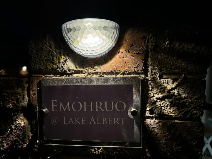 Emohruo @ Lake Albert - 와가와가