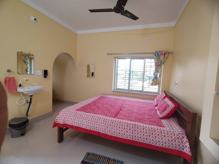 Deluxe Non Ac Room(puspen Mandal) - Santiniketan