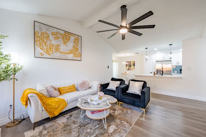 Luxury Modern Stay – Prime Spot - Austin, TX