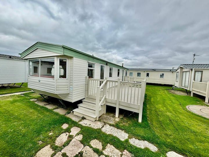 8 Berth Luxury Holiday Home - Towyn