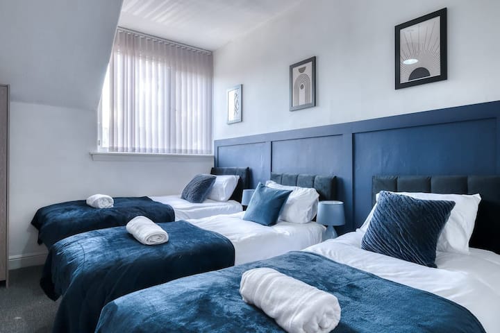 Comfy Family Haven Near Hospital: Pets Ok,parking - Bury