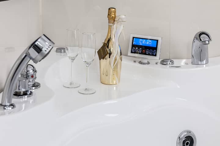Apartment Deluxe Mit Whirlpool - Wiesbaden