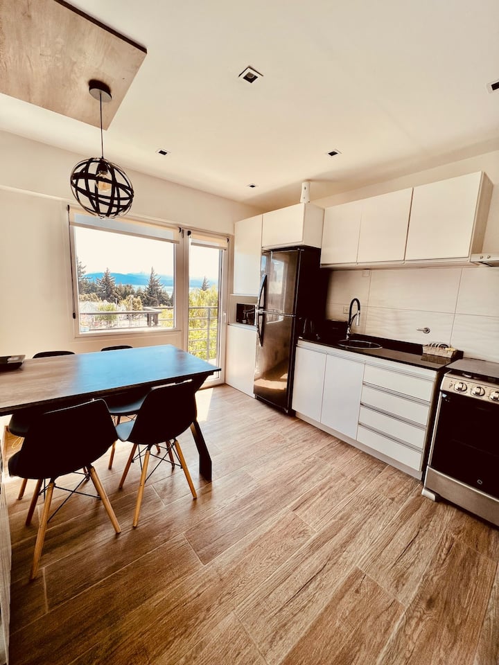 Vistas Y Ubicación Ideal En Bariloche - Chile