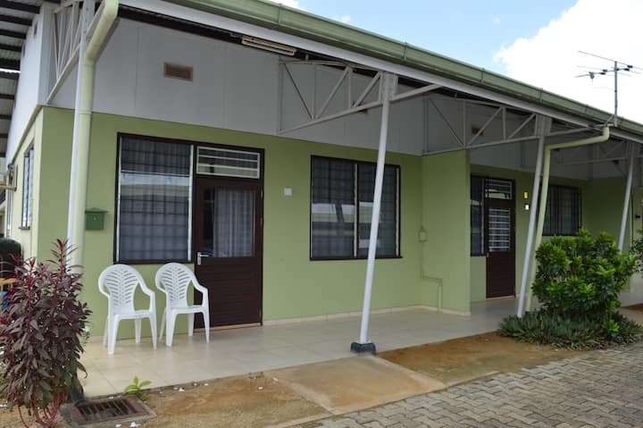 Vruchtbomenstraat 35 - Paramaribo