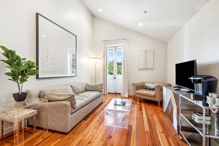 The Pearl On Magazine - New Orleans, LA