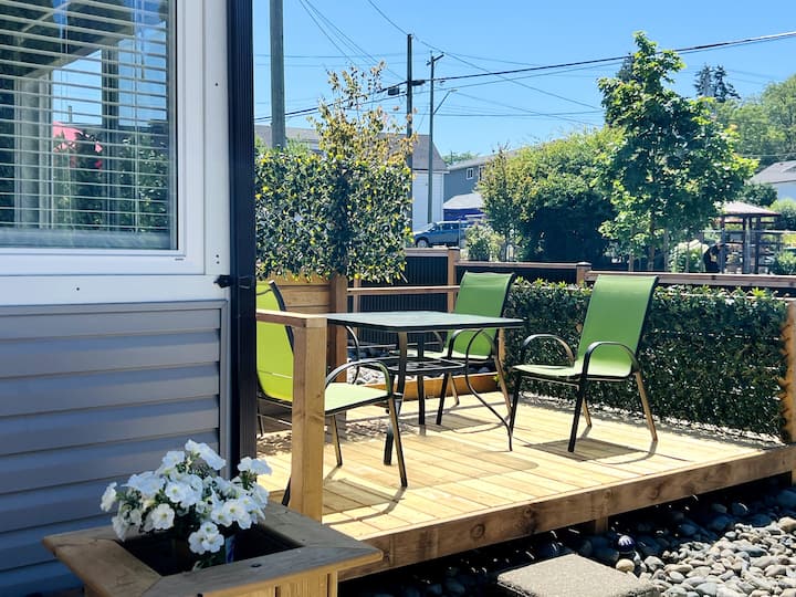 Downtown 2b1b Private Duplex - Nanaimo