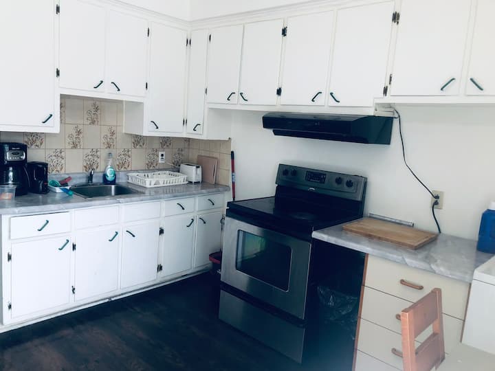 Private Room Near Metro Monk, 2 Minutes Walking - Lasalle