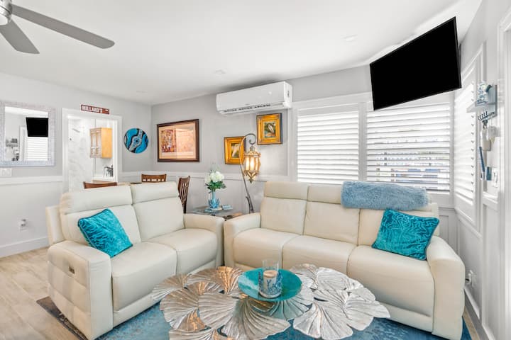 Weekly Special Price! Cozy Beach Haven Owner Suite - Lauderdale-by-the-Sea, FL
