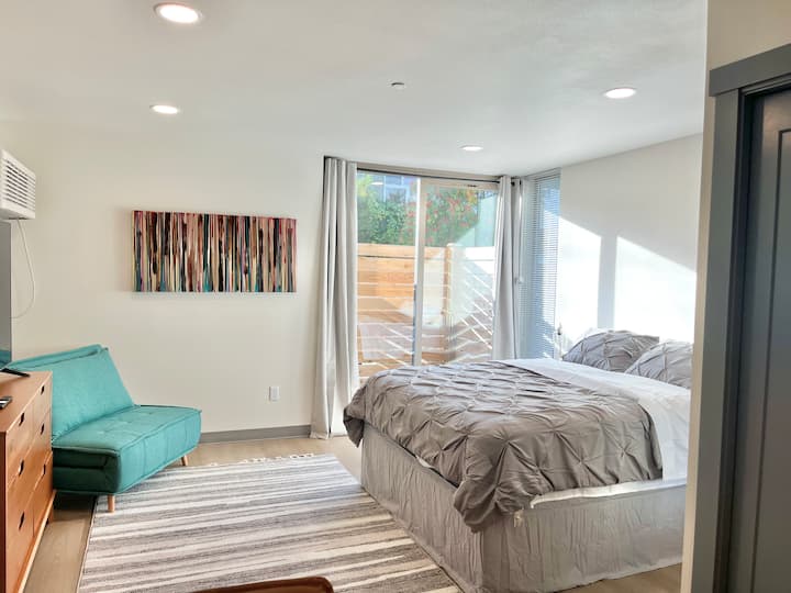Walk Score 97! Ground Floor Ws Studio Near It All! - Bainbridge Island, WA