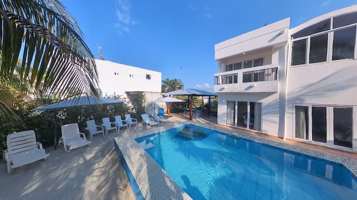 Casa De Playa En Tela Con Piscina - El Porvenir