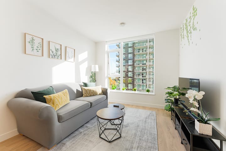 Beautiful And Modern City Oasis - Burnaby