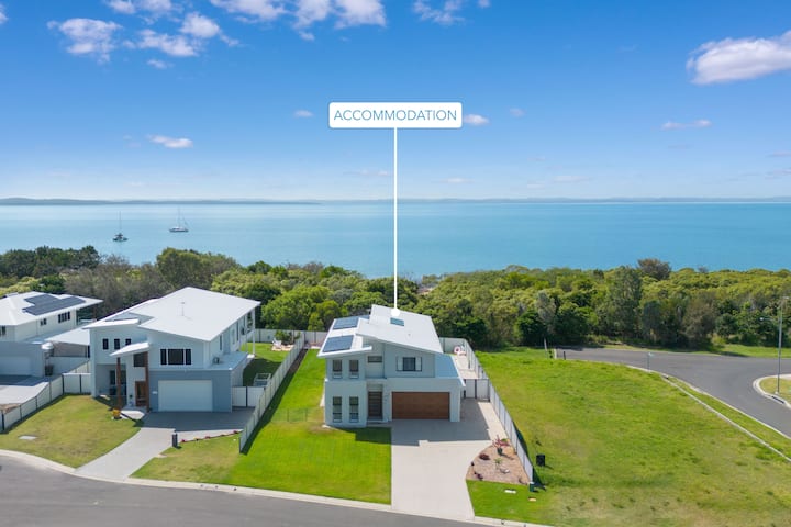Oceanfront Luxury Family Oasis - Hervey Bay