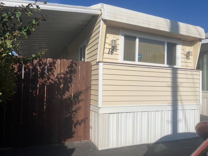 Vintage Beach Cottage~beachlife! - Oceanside, CA