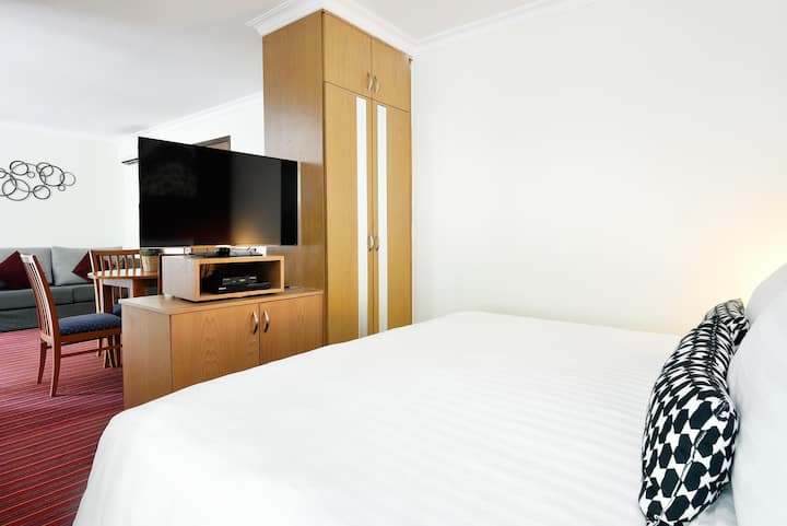 Studio Unit - Service Apartment - Tanglin