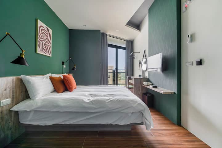 澎湖 笑掌家 智能入住旅宿｜馬公市中心｜獨立套房(專屬衛浴)｜雙人房-附陽台 - Penghu County