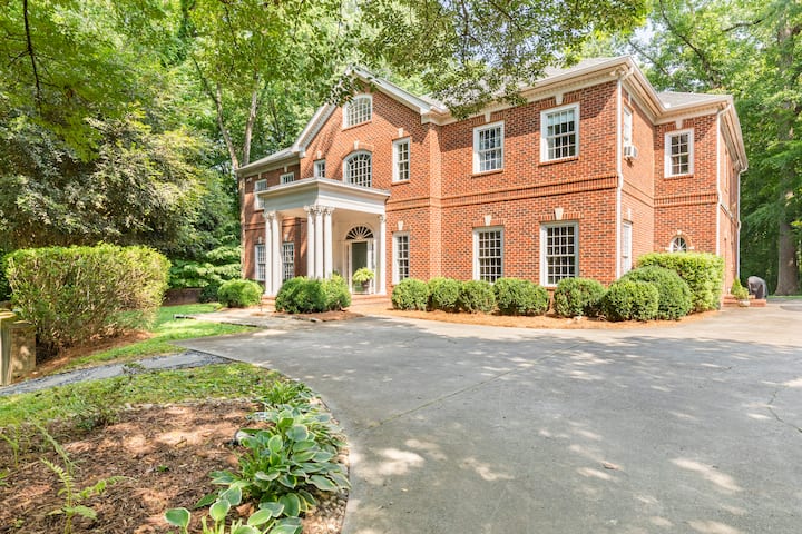 Beautiful Bedroom/bath - In Heart Of Buckhead - Atlanta, GA