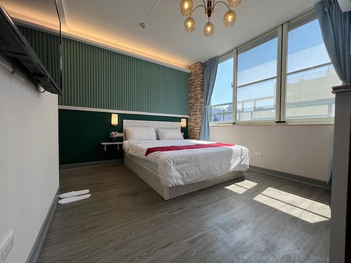 16032 步行遊台南重要的景點，距國立臺灣文學館、國華街550公尺，新天地1公里，停車場200公尺 - Tainan City