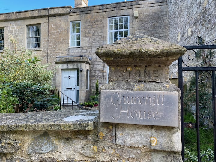 Churchill House - Two Bedrooms + Free Parking - Bath