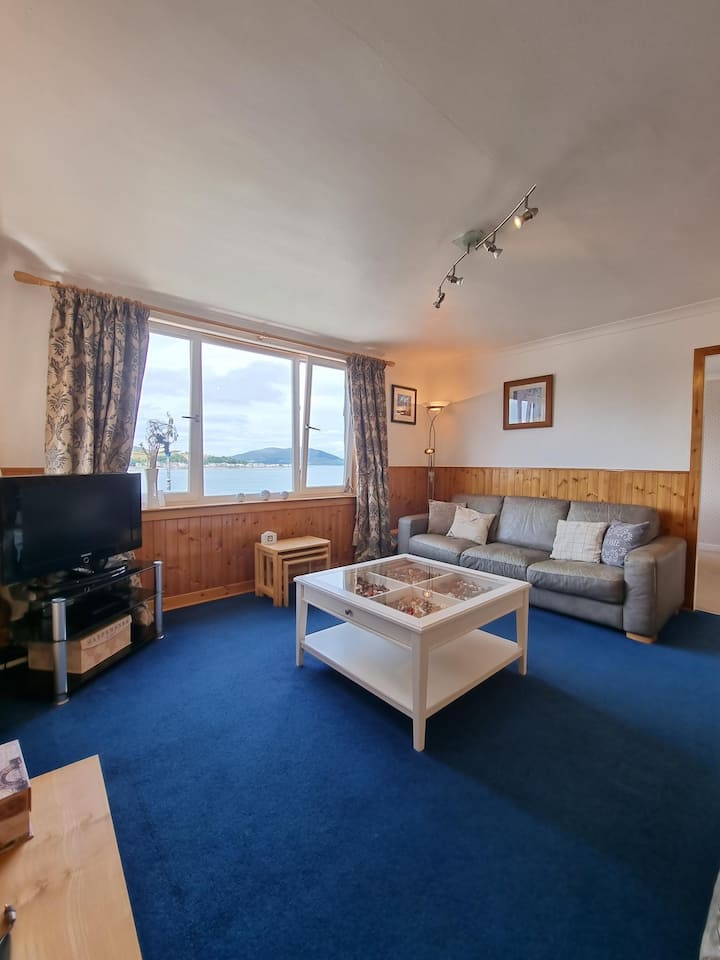 Family Friendly Seafront Flat - 로스시