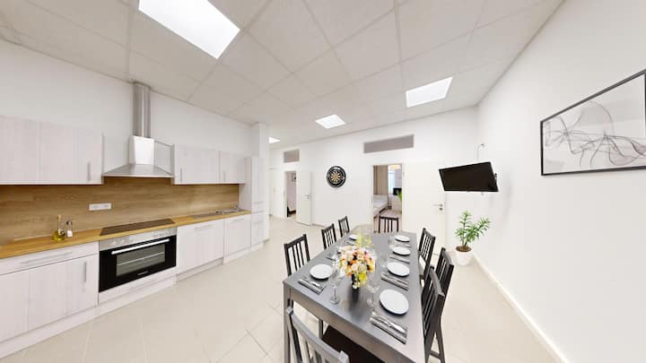 Traumhaftes Apartment Mit Bis Zu 8 Betten - Leipzig