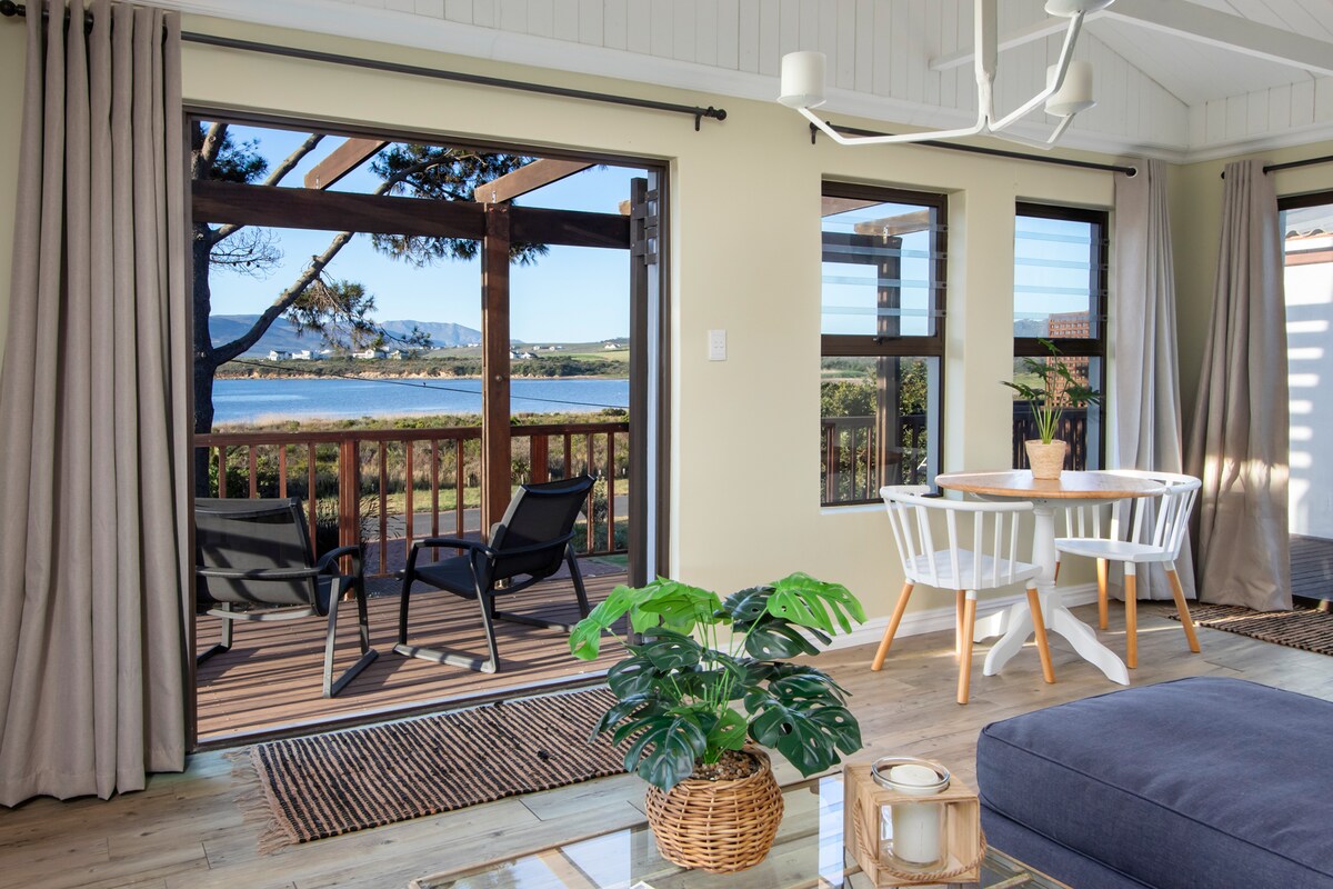 Lovely Lakeview Cottage - Houses for Rent in Fisherhaven, Western Cape ...
