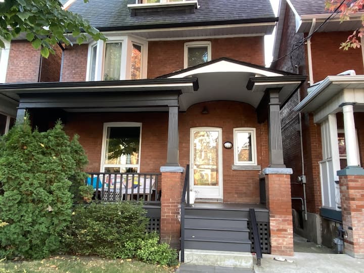 Private Bsmnt In Vibrant Roncy! - Toronto