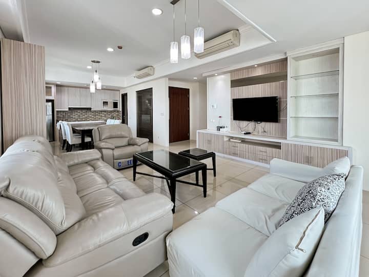 Luxury 3br Kemang Apt W/ Private Lift, Pool, Gym - Jakarta