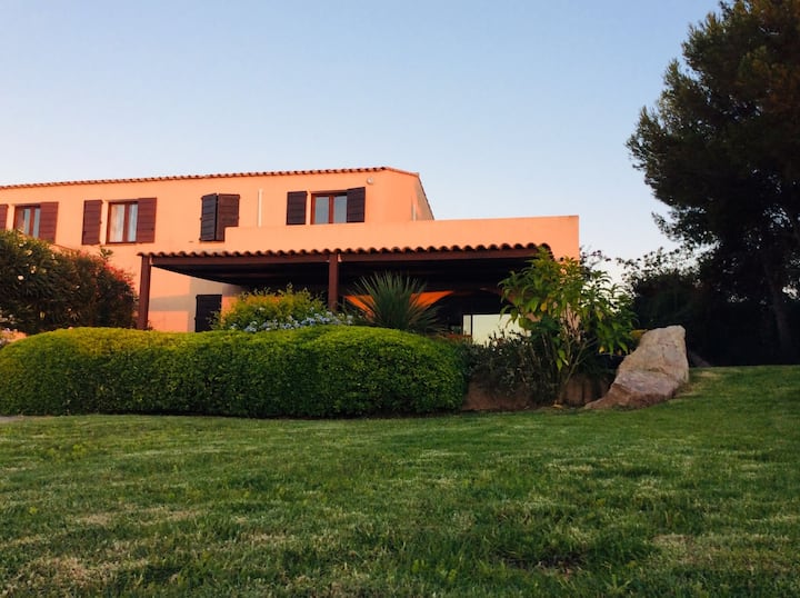 Villa Sul Mare Con Piscina - Calvi