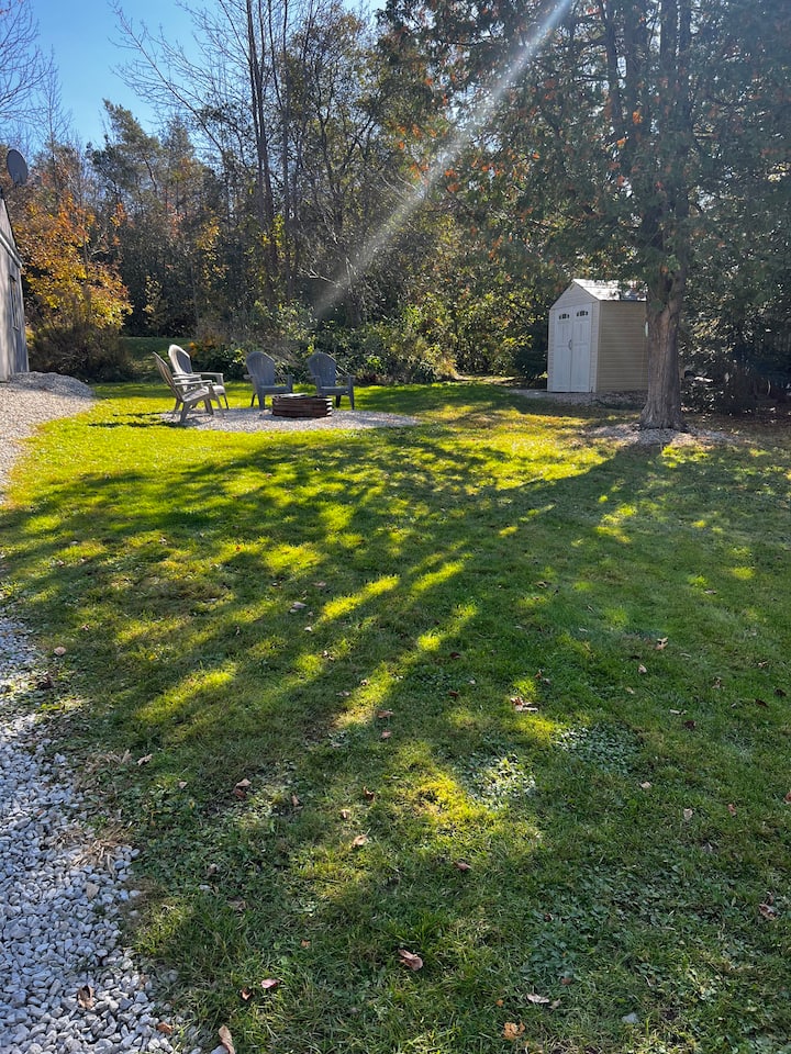 Lake House Retreat - Wiarton
