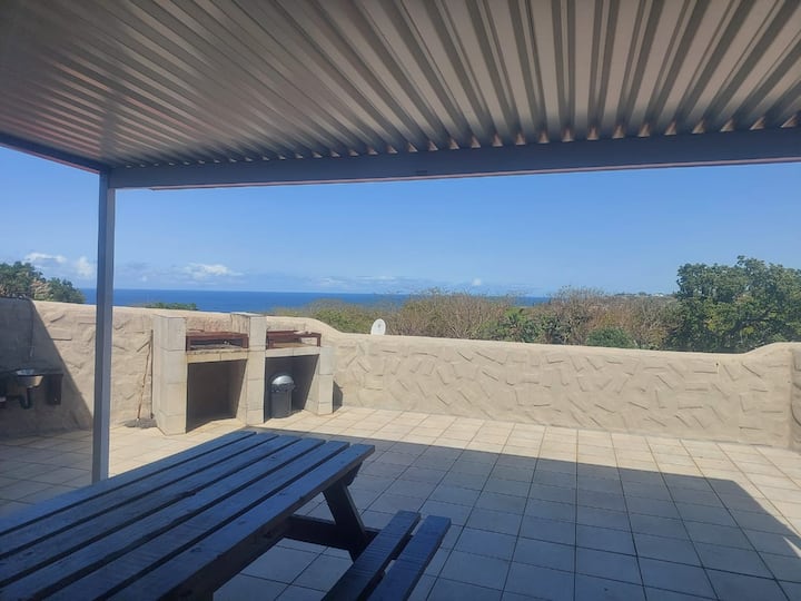 5 Equaleni Holiday House - Hibberdene