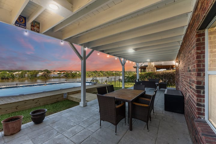 Lakehouse Getaway - Arlington, TX