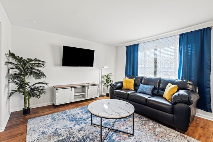 Dayton Dreams: Your Cozy Getaway - Dayton