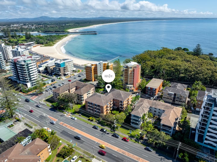 Central & Stylish Beachside Retreat With Pool! - Forster