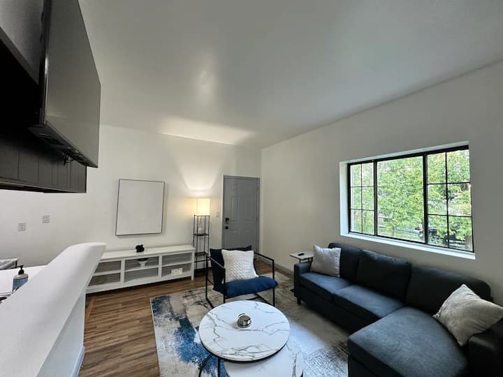 Luxury Stylings, Queen Beds Free Park - A5 - Rotterdam, NY
