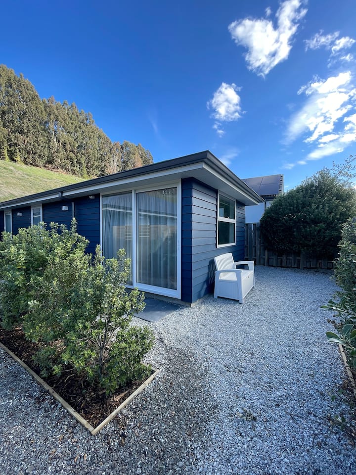 Cozy Modern Retreat With Spa Pool Access - 皇后鎮