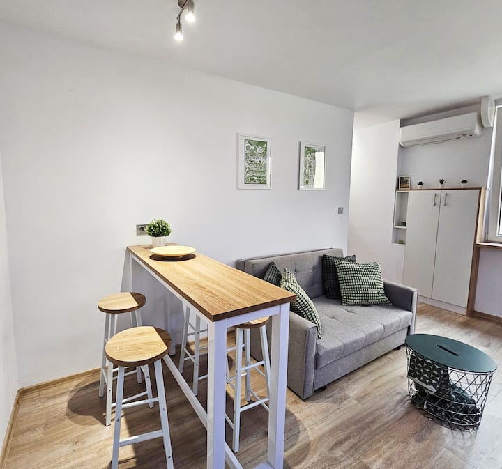 Urban Oasis In The City Heart (Parking On Request) - Sofia