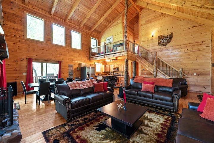 Full Kitchen | King | 6tvs Roku | Pool Table | W/d - Logan, OH