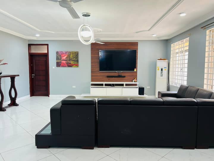 Furnished Luxury 4br Modern Family Retreat - Accra