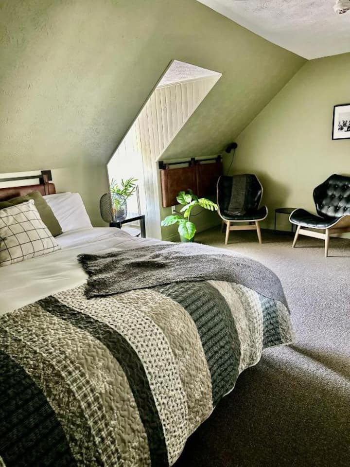 Auberge Des Cantons #5 La King - Magog
