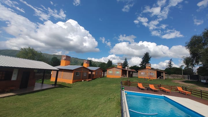 Cabaña Salamanca (Mutisia) - Cosquín