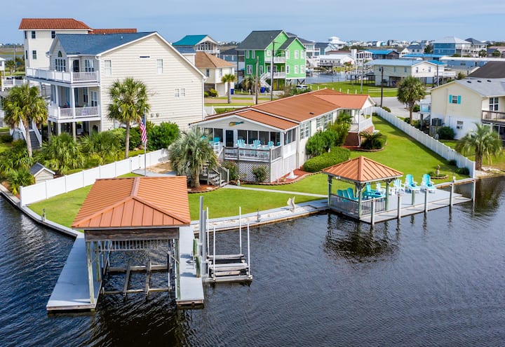 Sunset Paradise |4br Water Front, Kayak & Grill - サーフ・シティ, NC